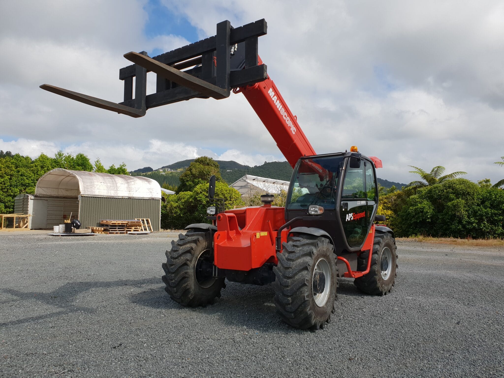 Manitou MHT 860 Telehandler - APS Equipment